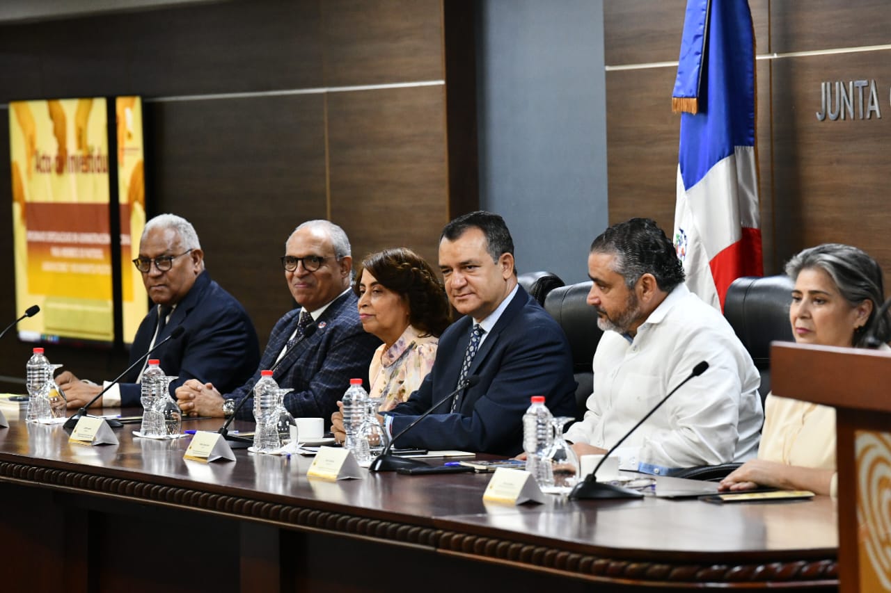 JCE-IESPEC gradúa miembros de Partidos, Agrupaciones y Movimientos ...