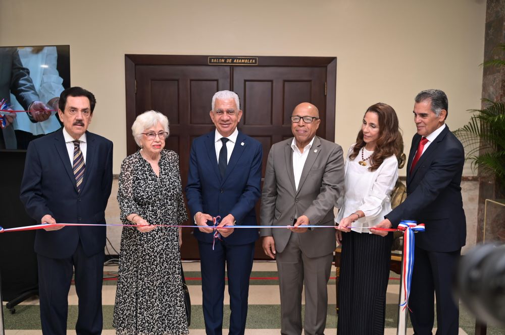 Senado inaugura exposición museográfica para honrar al coronel Rafael ...